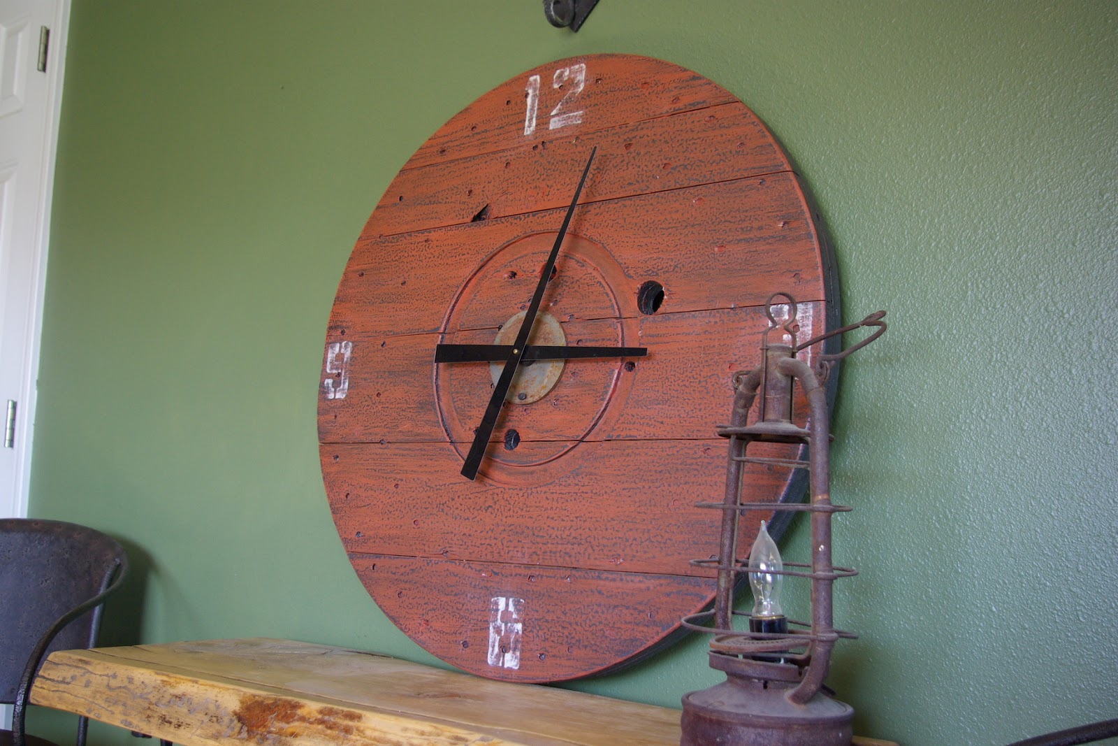 Reclaimed Rustics: Wire Spool Clock