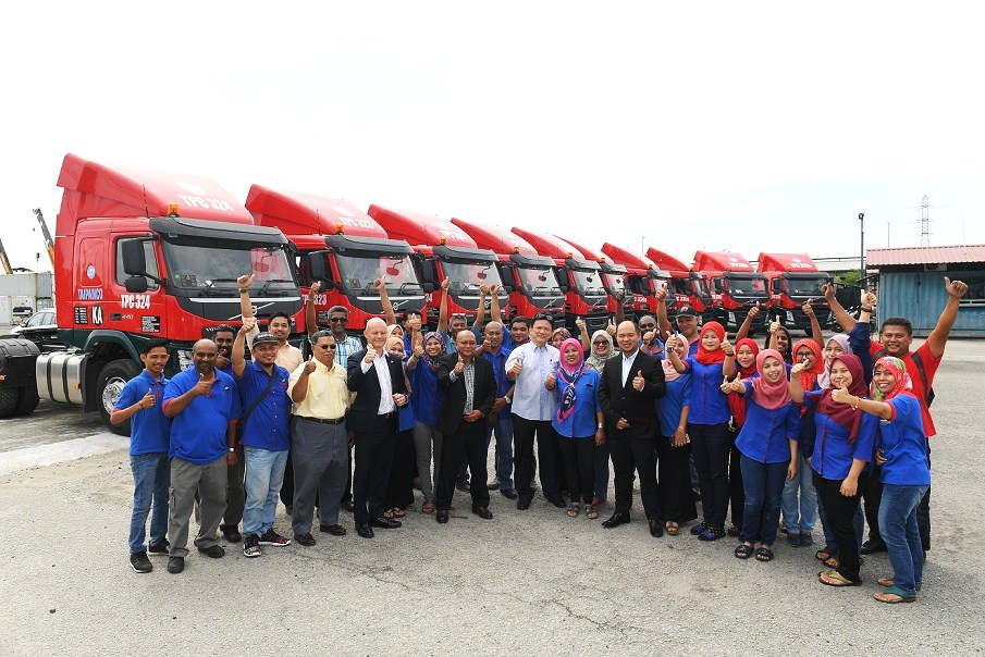 Motoring-Malaysia: Trucks: Volvo Trucks Malaysia Delivers Ten New Volvo ...
