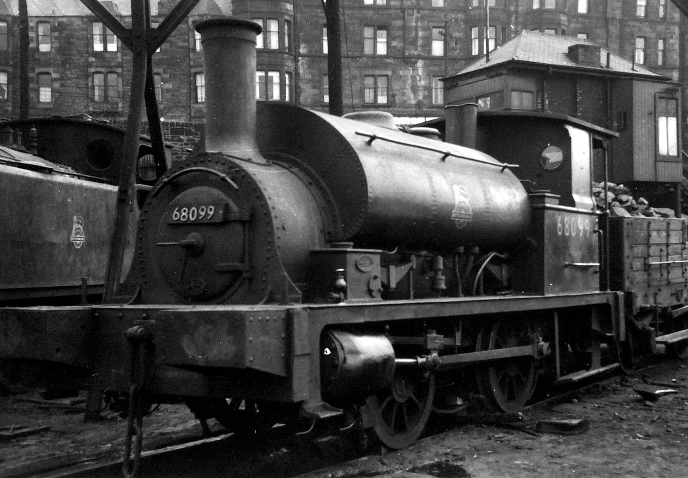 Tour Scotland: Old Photograph LNER Class M2 Steam Train St Margaret's ...