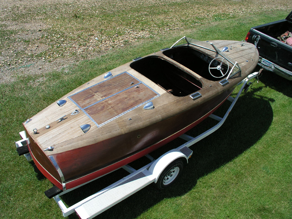 MotArt: 1942 19' Chris-Craft Custom Runabout