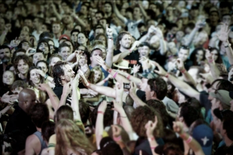 THE SKY I SCRAPE: February 2: Pearl Jam in Perth
