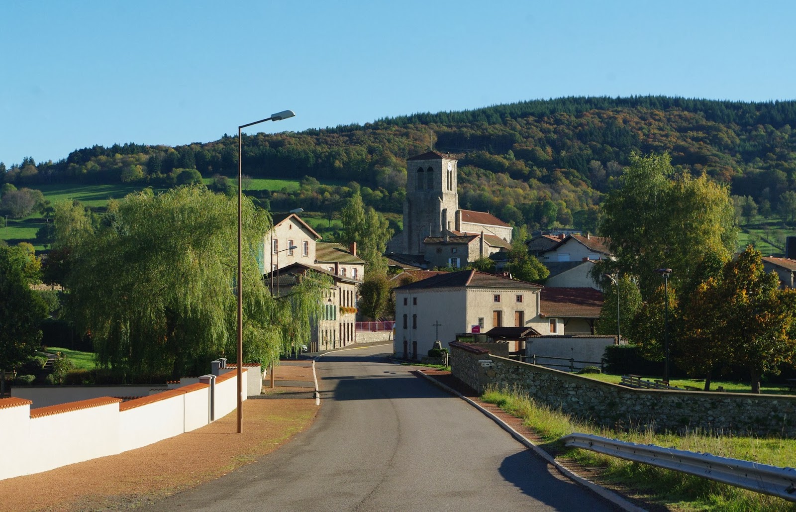 Images de France.: Le château médiéval d'Urfé (Forez).