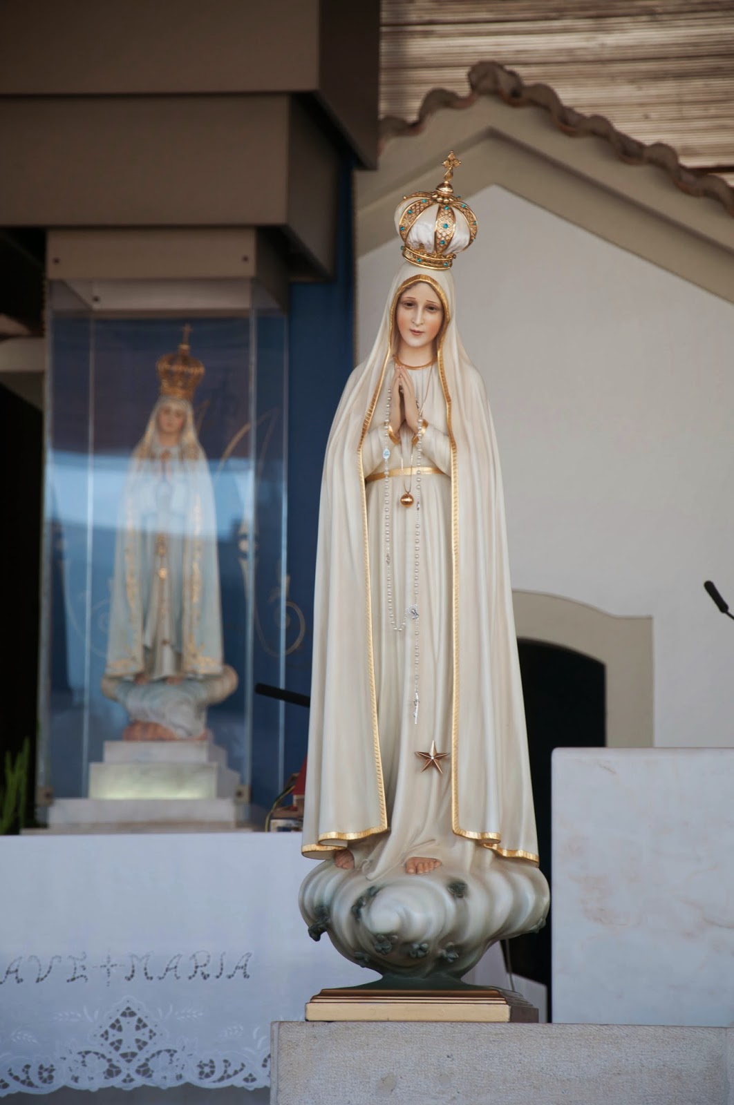 Travels of Our Lady of Fatima: On Pilgrimage with Our Lady of Fatima in ...