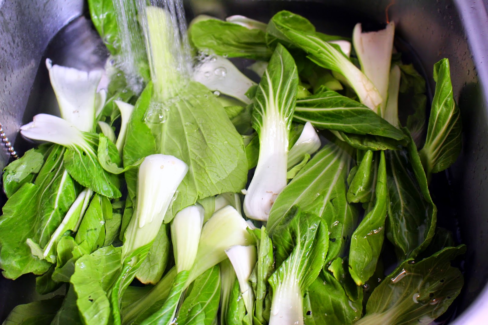 Sopa oriental de pak choi y setas shiitake (receta casi vegana)