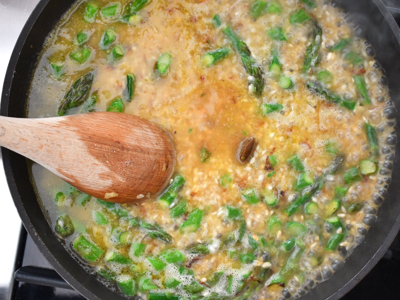 Cooking with Manuela: How to Make Risotto with Shrimps and Asparagus