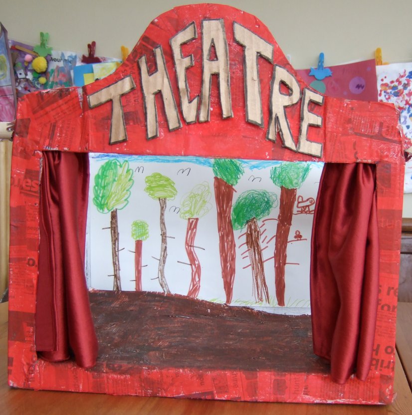 Emy's Crafty Blog: A cardboard box theatre