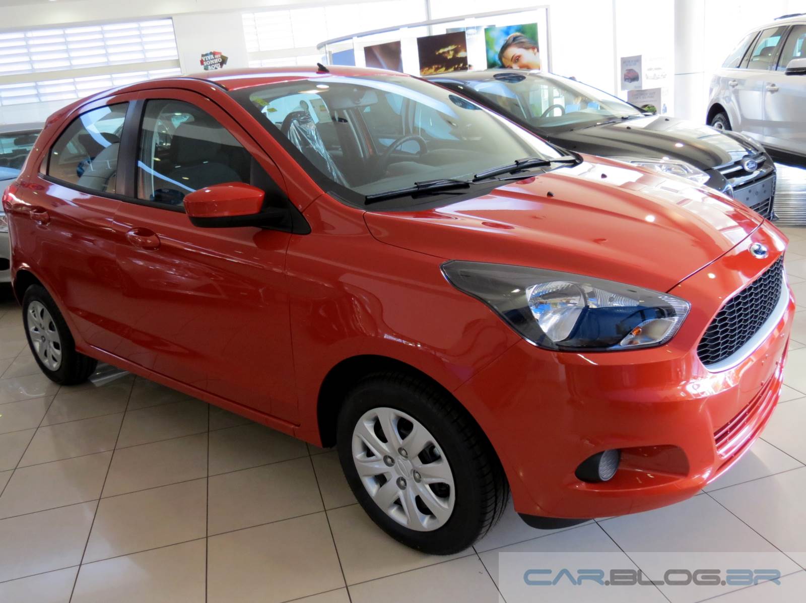 JORNAL R 7ª: Ford KA SE Plus 1.0: vídeo, detalhes e especificações.