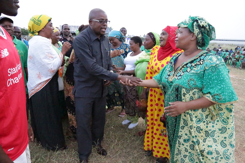 MWENYEKITI WA MTAA WA BUGURUNI MIVINJENI NDUGU BARUA AZINDUA KWA ...