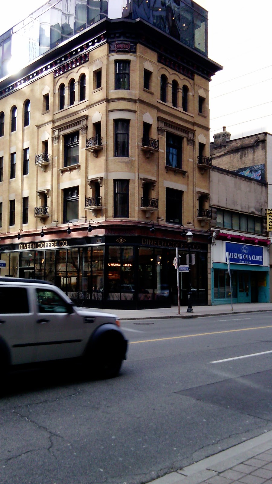 Whisky Prajer: The Dineen Building, at Adelaide and Yonge Street