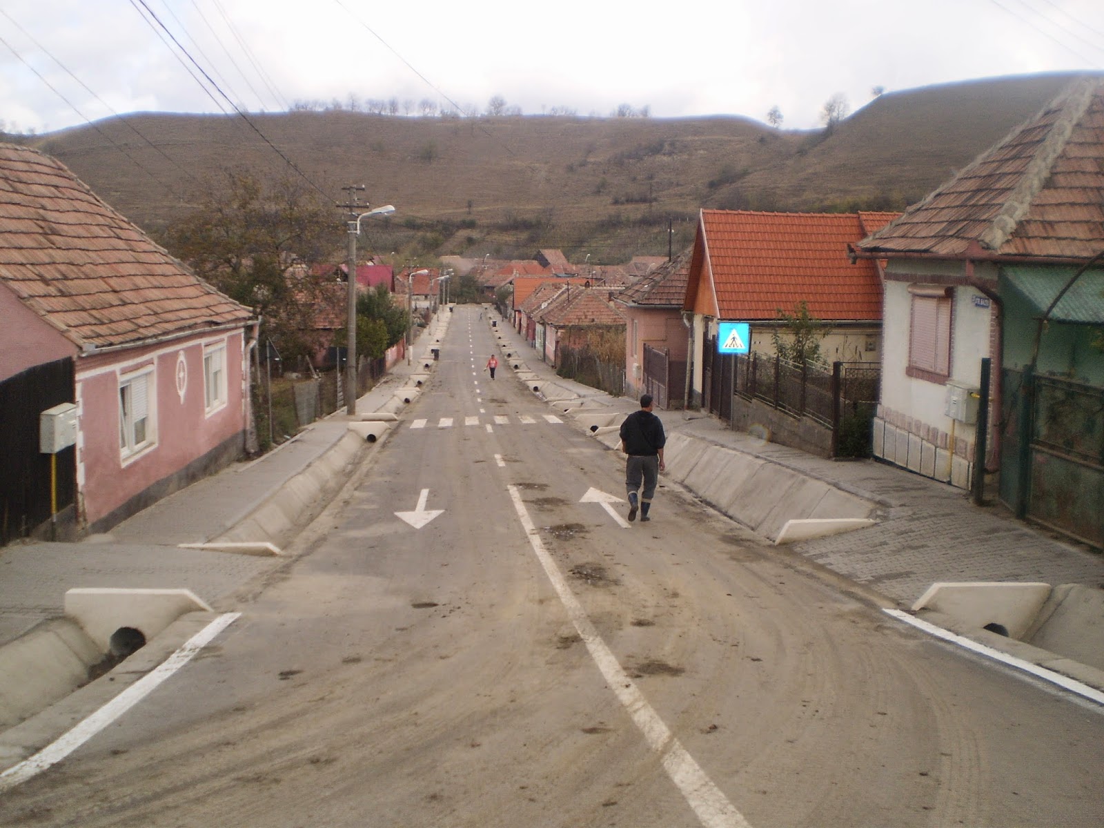 FOTO și VIDEO: 3 STRĂZI din Ighișu Nou au fost ASFALTATE | MEDIAŞ ...