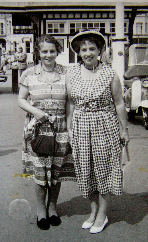 A Pocket Full of Family Memories: My Grandmother Freda: 1915 - 1996