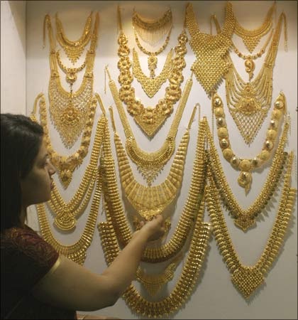 23 carat gold jewellery store