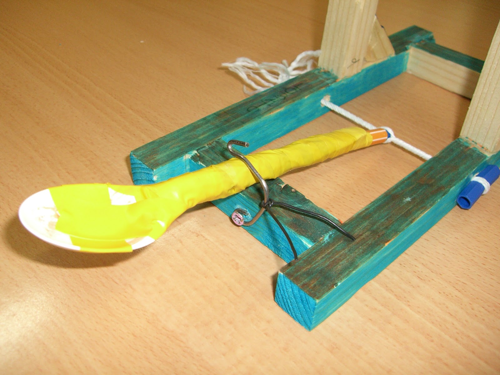 TECNOLOGIA 2º ESO CSC: CATAPULTA