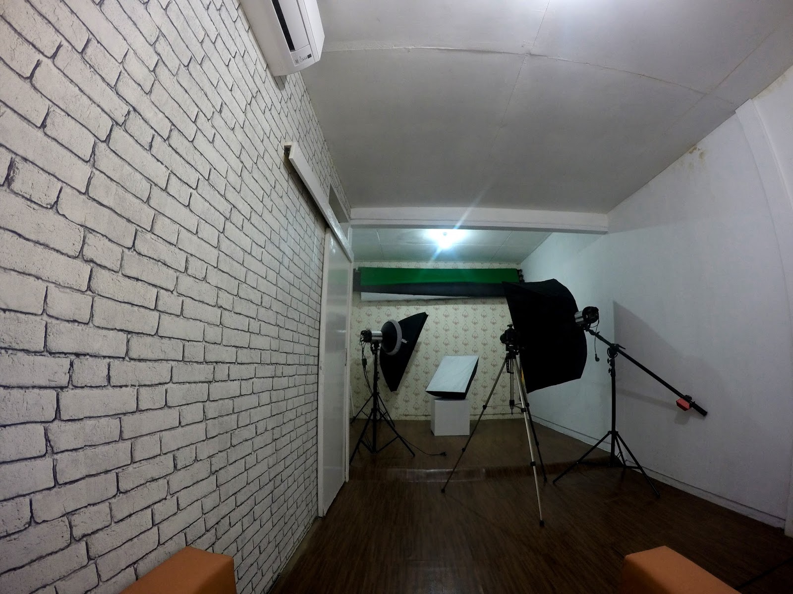 Jasa/Sewa studio foto bandung: Shutter Story Studio