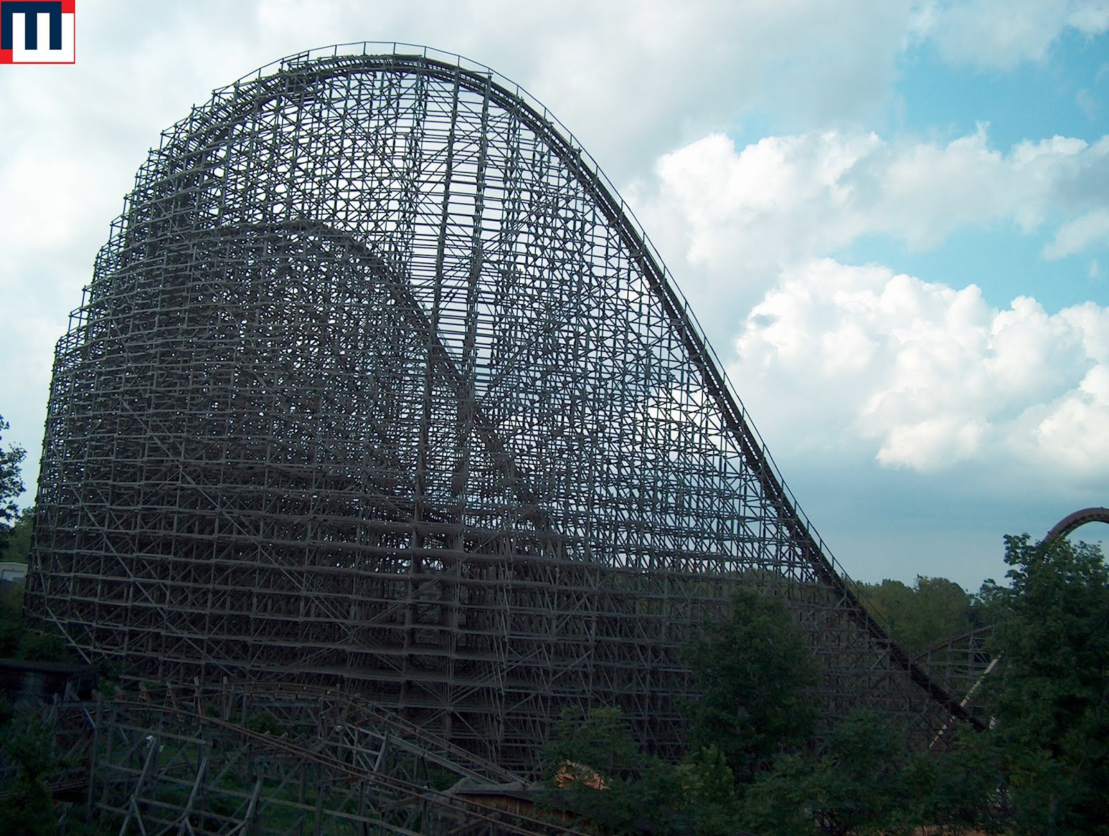 MidwestInfoGuide: Paramount's Kings Island