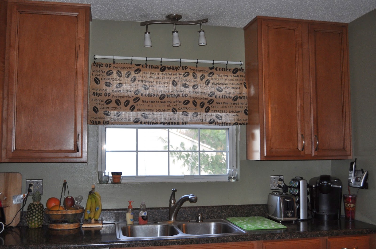 Thrifty Meets Crafty: Coffee Themed Burlap Kitchen Valance