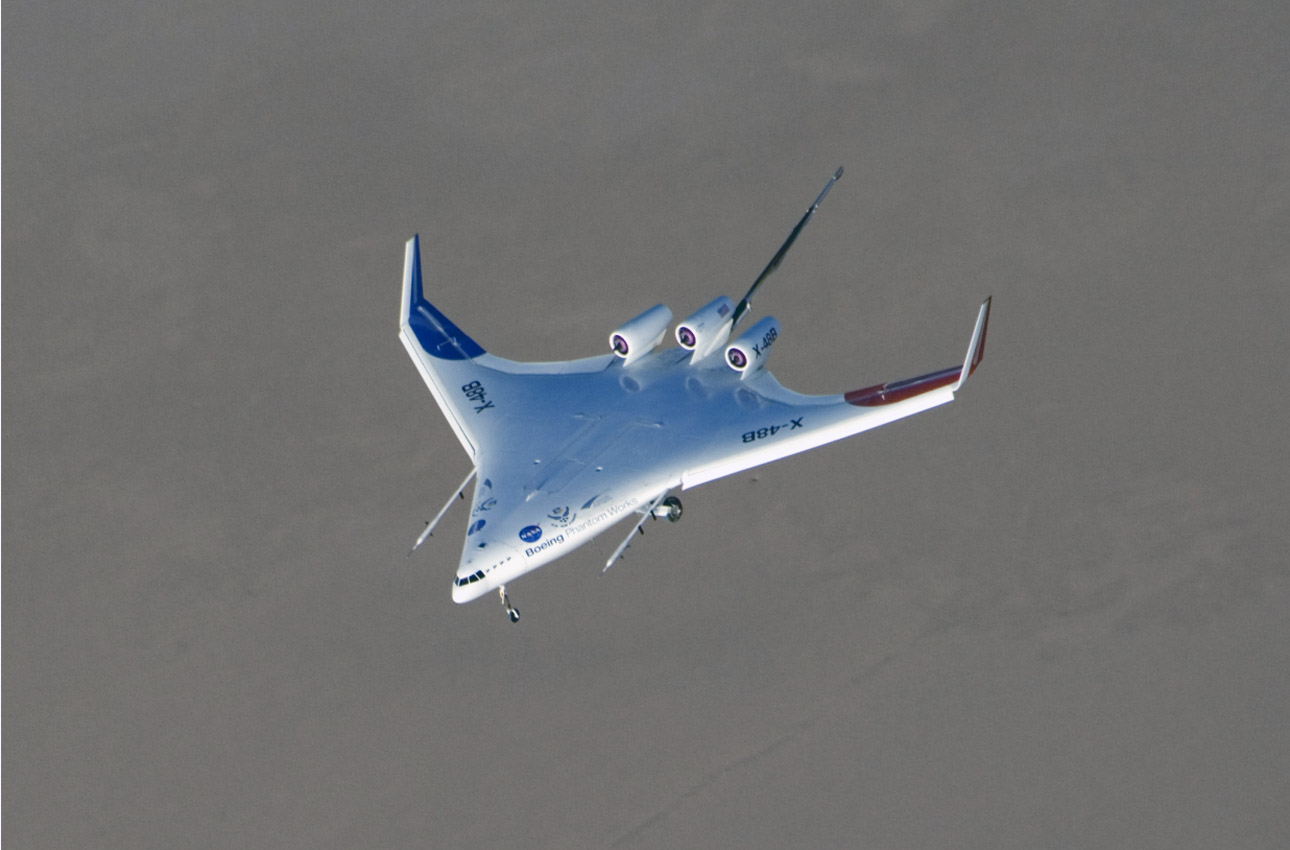 nhungdoicanh: Boeing X-48 BWB