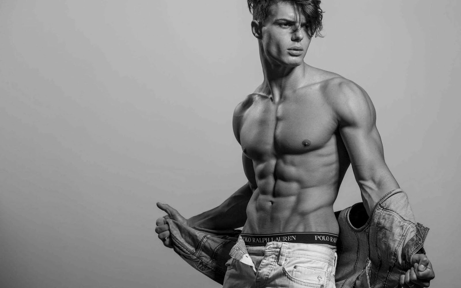 Ramon Schijns para ADON Magazine por Paul van der Line