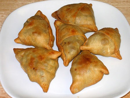Swahili Mom Kitchen: Sambusa Za Nyama (Beef Samosa)