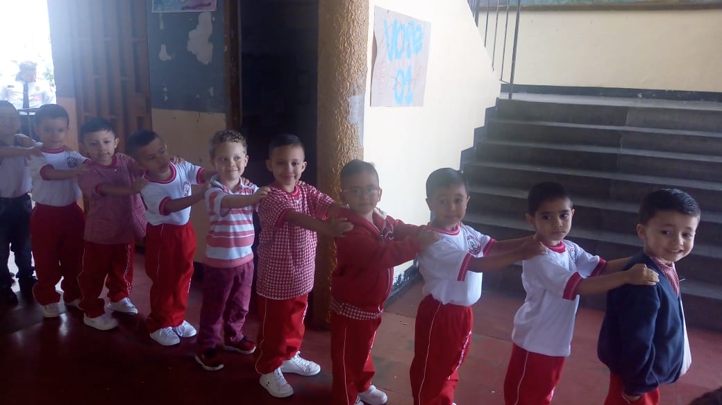 PREESCOLAR - A: APRENDIENDO A HACER UNA FILA Y CONOCIENDO MI COLEGIO