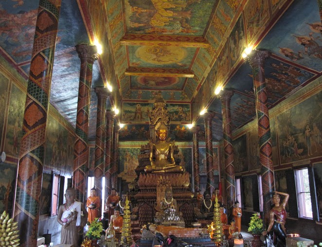 Look East Look West: Phnom Penh and Wat Phnom