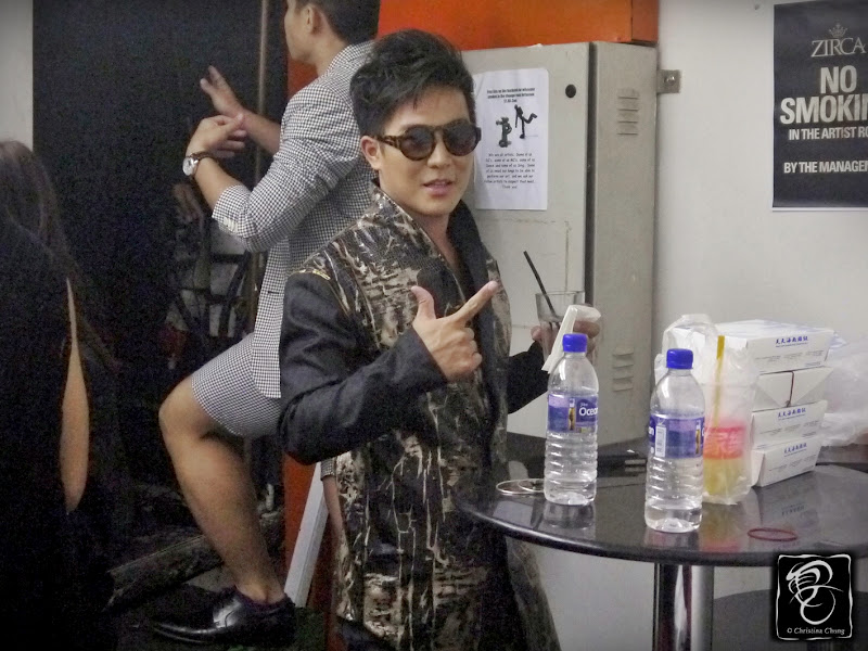 I met HK's Naked Chef Flora Cheung 淨思 at La Soirée Blanche! ~ Huney'Z World