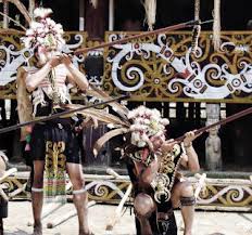 DAYAK LEBANG: SUMPIT