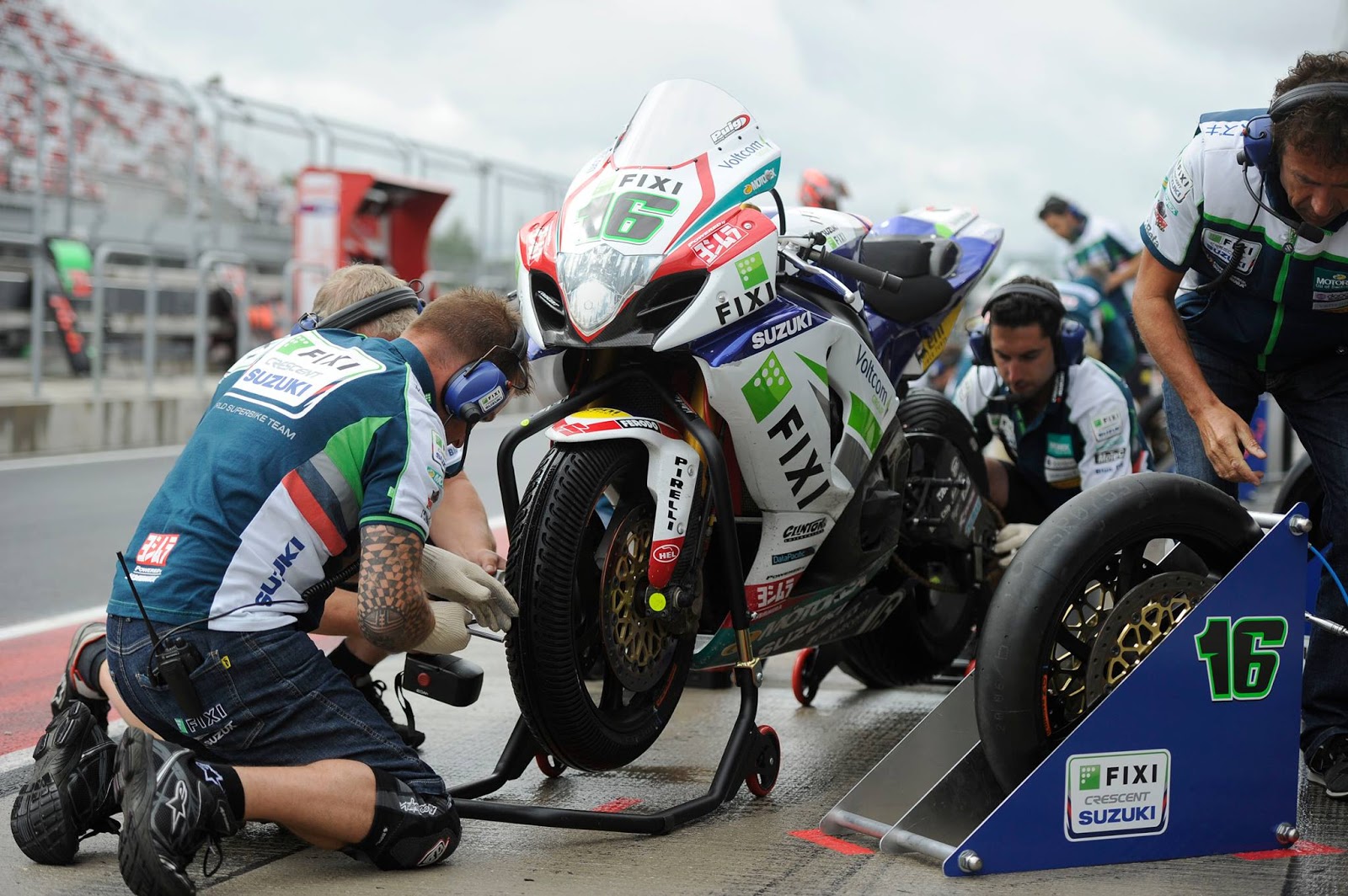 Racing Cafè: Photo #481 - Pit Stop