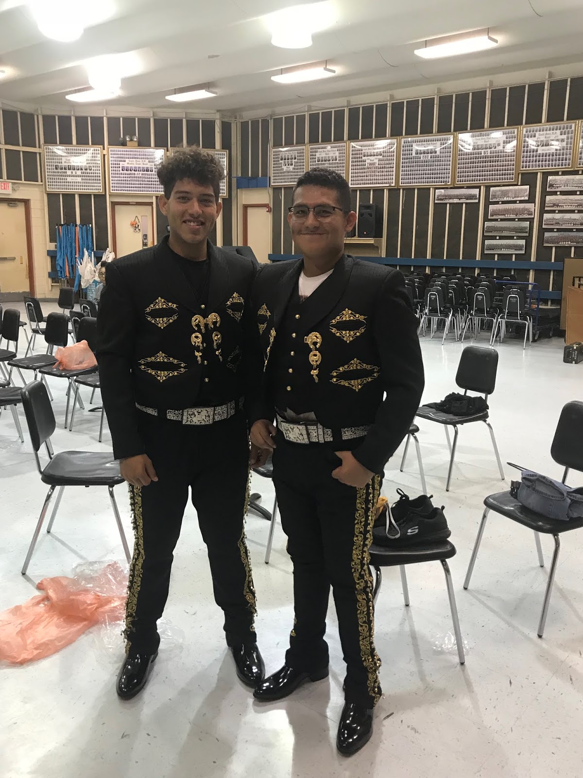 Eagle Pass ISD - iVision: EPHS Mariachi Receive New Uniforms