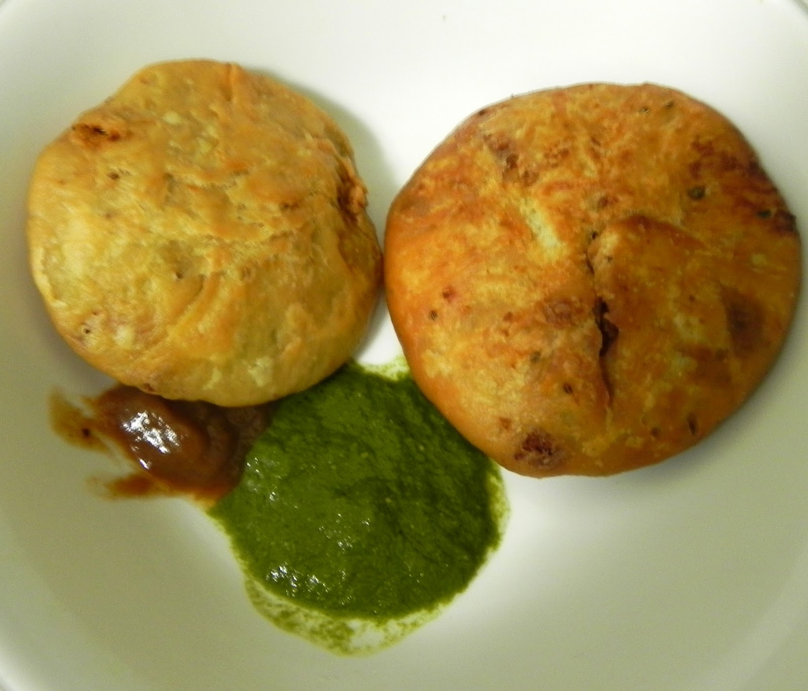 Indore's Best Moong Dal Khasta Kachori - Veg Fried Puff Recipe