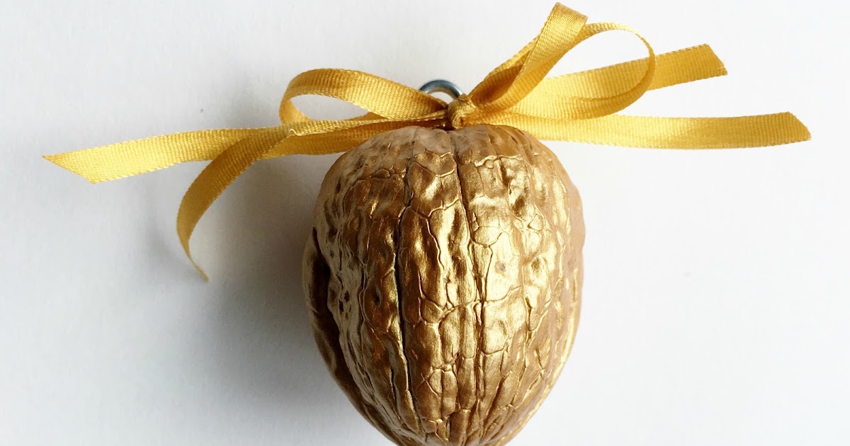 we bloom here: tutorial :: a golden walnut garland