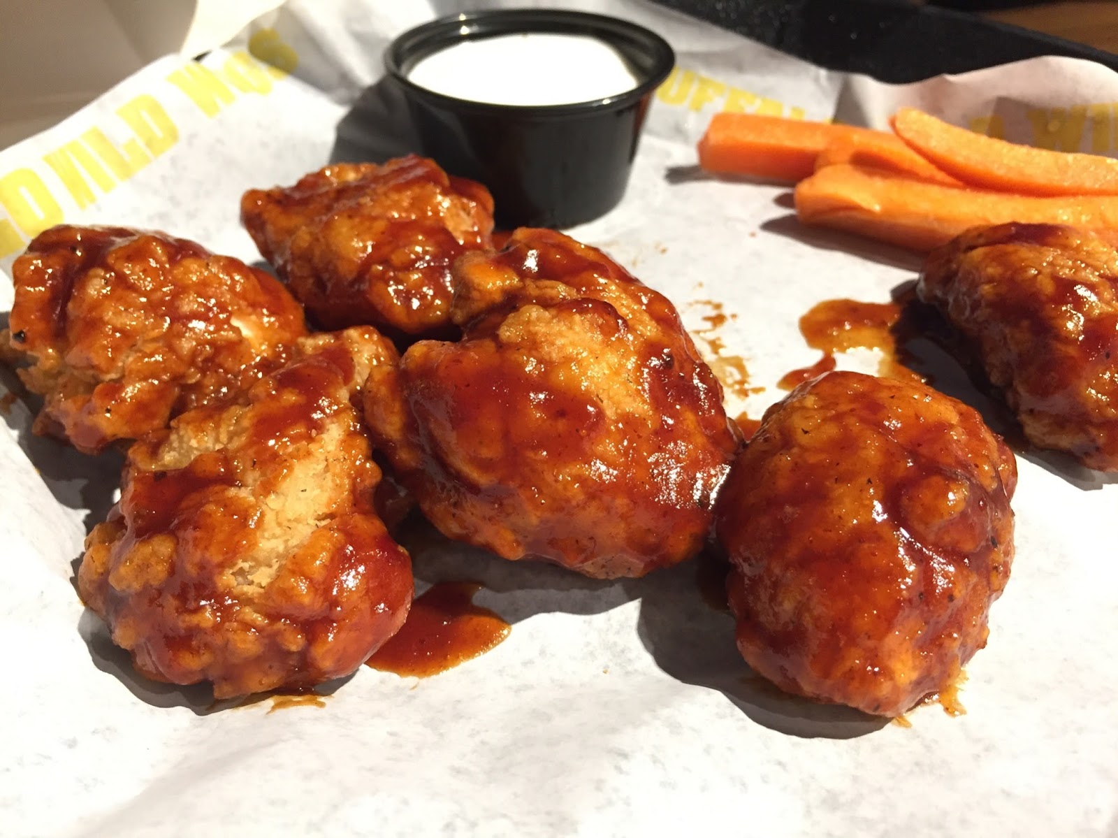 Blue Moon BBQ Sauce From Buffalo Wild Wings / バッファローワイルドウィングスのブルームーンBBQ ...