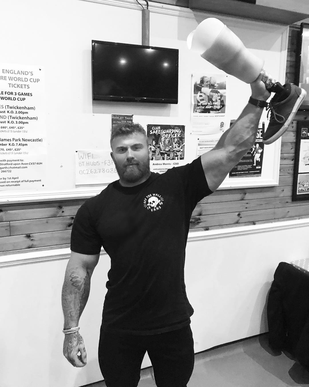 LA PERFECTION FAITE HOMME