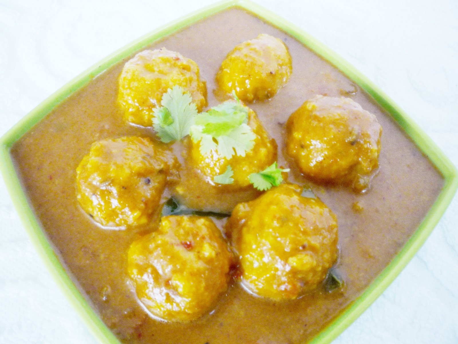 Simply...Delicious!!!: "Paruppu Urundai Kuzhambu"