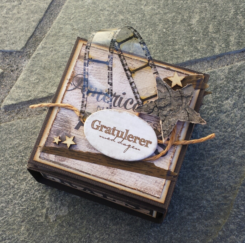 Jorunn`s scrapperier: Skuffe eske