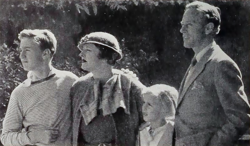 Leslie Howard: With Family - Photos