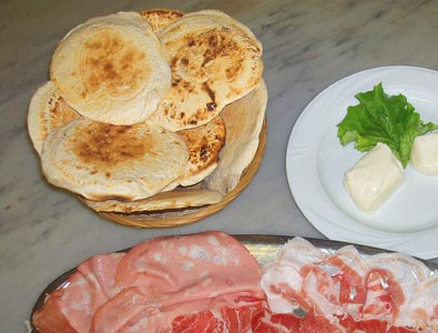 COZINHA DE ÁGUIA: PANIGACCI (PÃO TÍPICO DA TOSCANA)