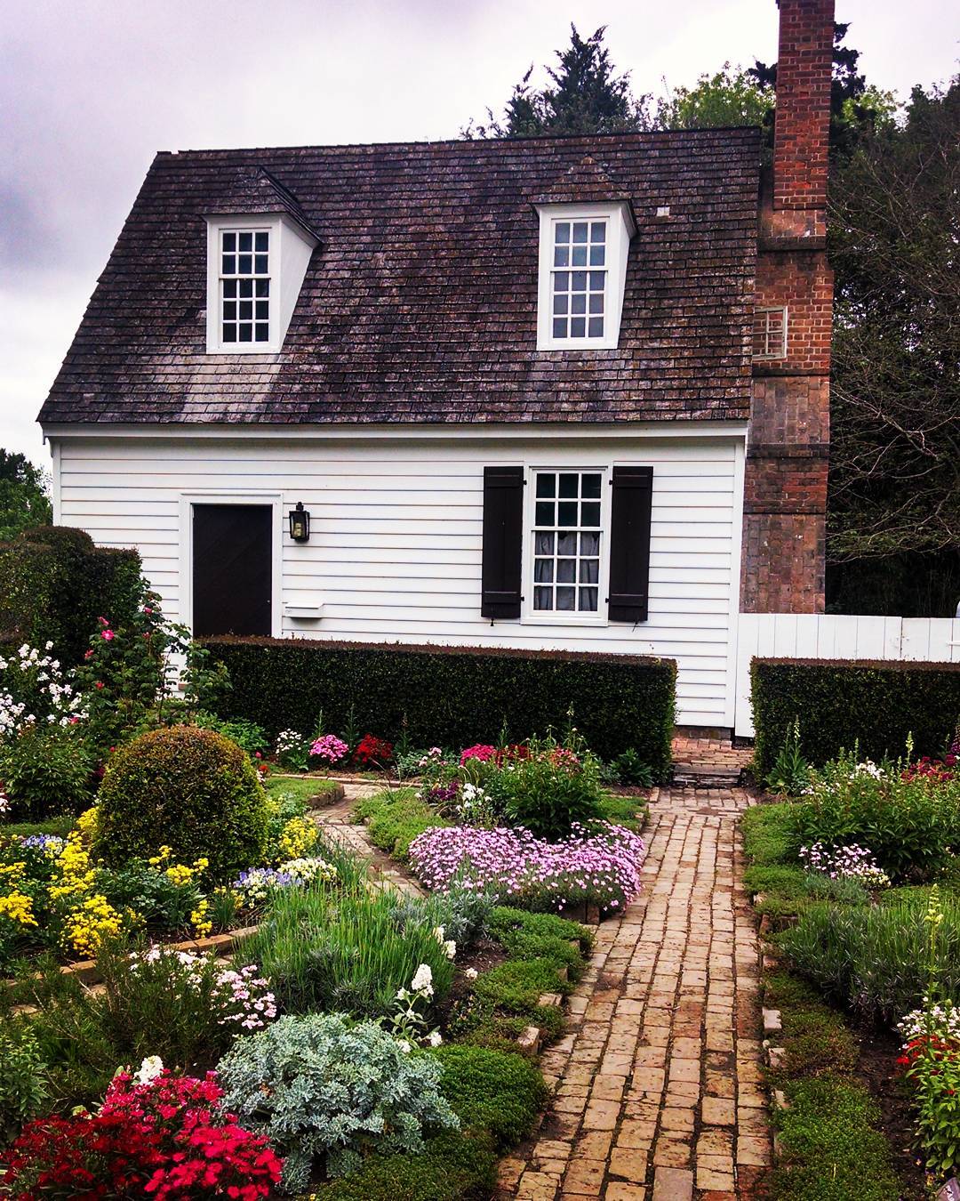 Sweet Cottage with Front Garden | Content in a Cottage