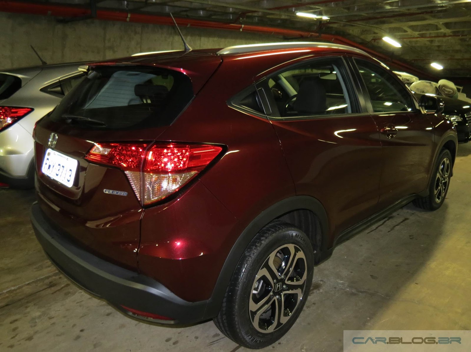 Honda HR-V EX (versão intermediária): vídeo e detalhes