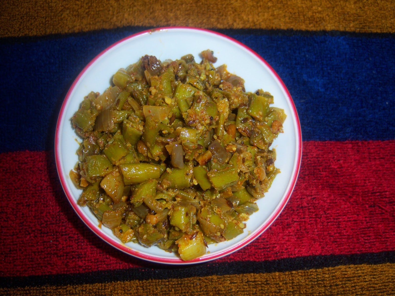 Goruchikkudukaya kura/Cluster Beans Curry/Gawar Phali Subji - E.A.T ...