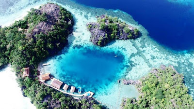 Rumah Adat Tolaki Laikas dalam Kawasan Wisata Pulau Labengki - FOTO ...