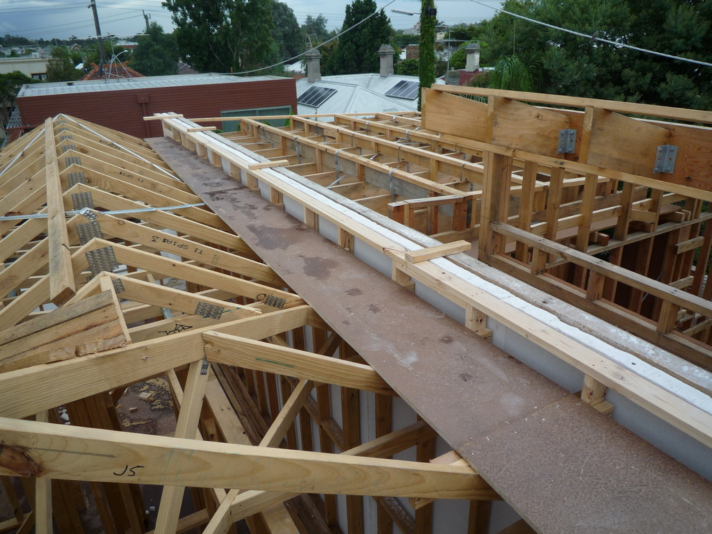 House Construction: 16/02/2011 - Alex's Gutter framing done, Fyrchek ...