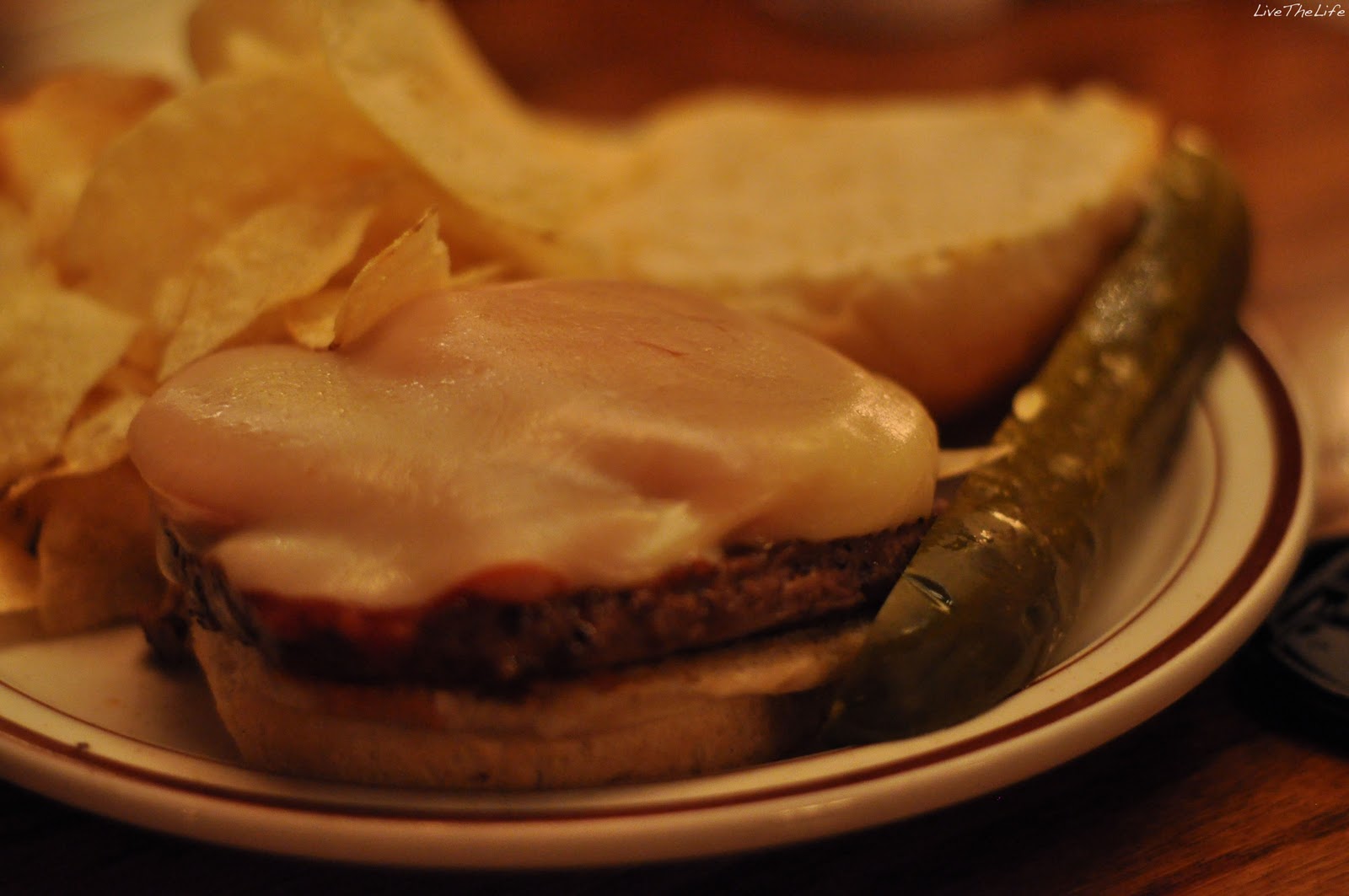 Capture The Capital: Wag's Restaurant