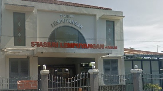 Stasiun Lempuyangan Yogyakarta, Stasiun kereta Api khusus klas ekonomi ...