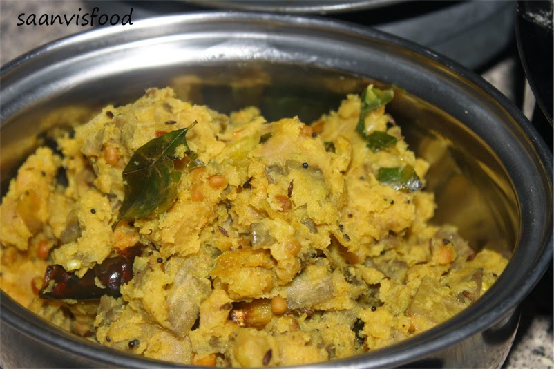 Saanvis food: Aratikaya Mudda Kura / Plantain Curry