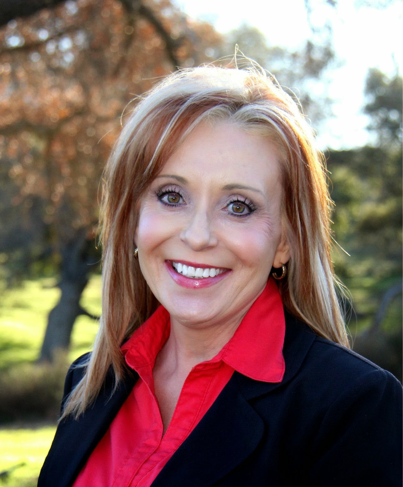 All About Ramona CA: REGINA FLORES JOINS COLDWELL BANKER COUNTRY REALTY