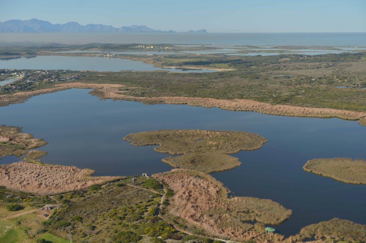 Southern Africa's Ramsar Sites: Pictures of False Bay Nature Reserve (SA)