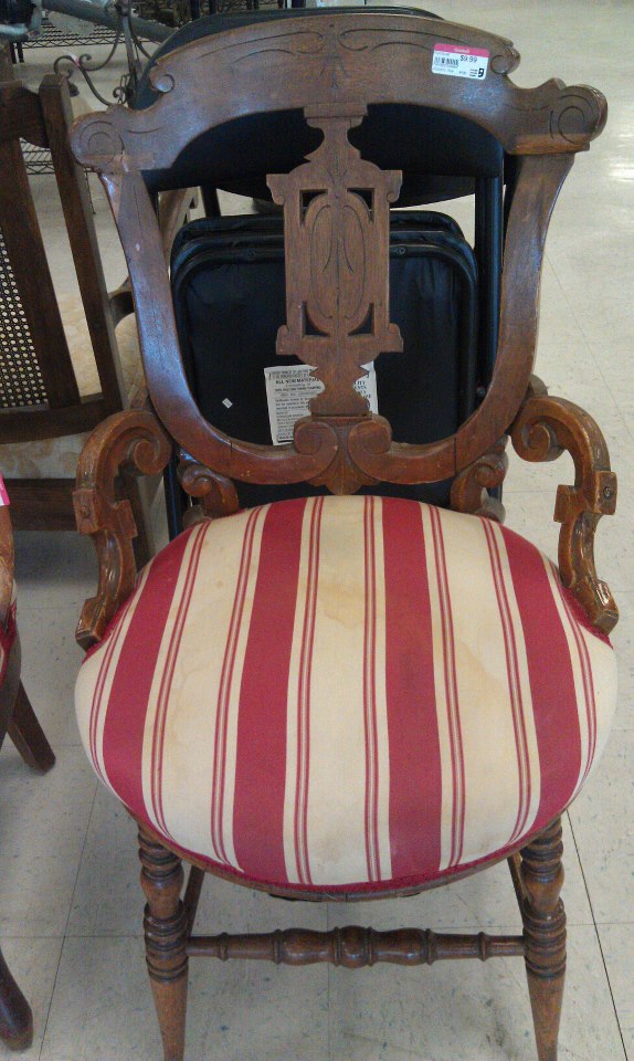 FOCAL POINT STYLING: Take A Seat: Thrifty Chair Finds