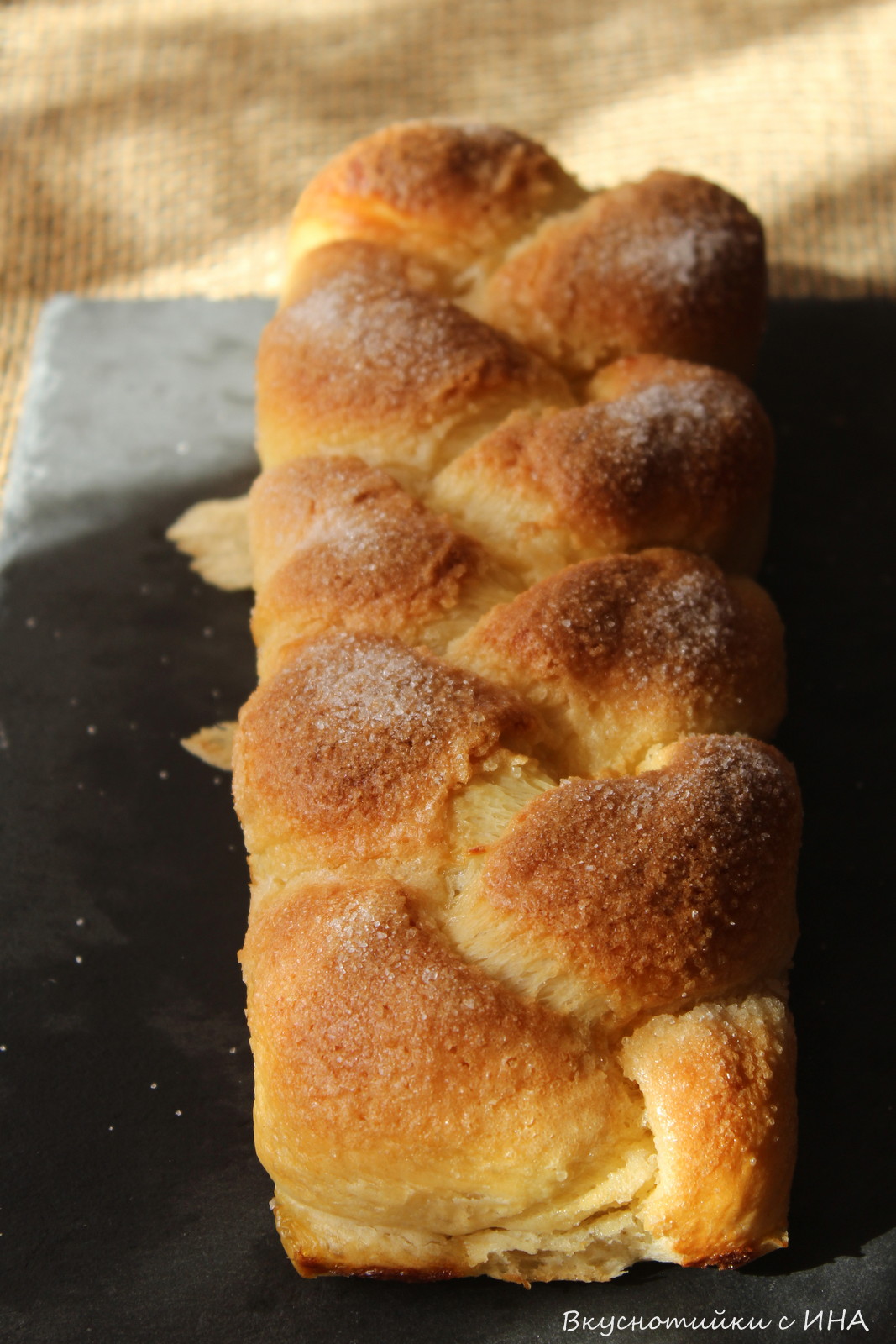 Вкуснотийки с ИНА и още нещо...: Козунак на конци с едно месене и от ...