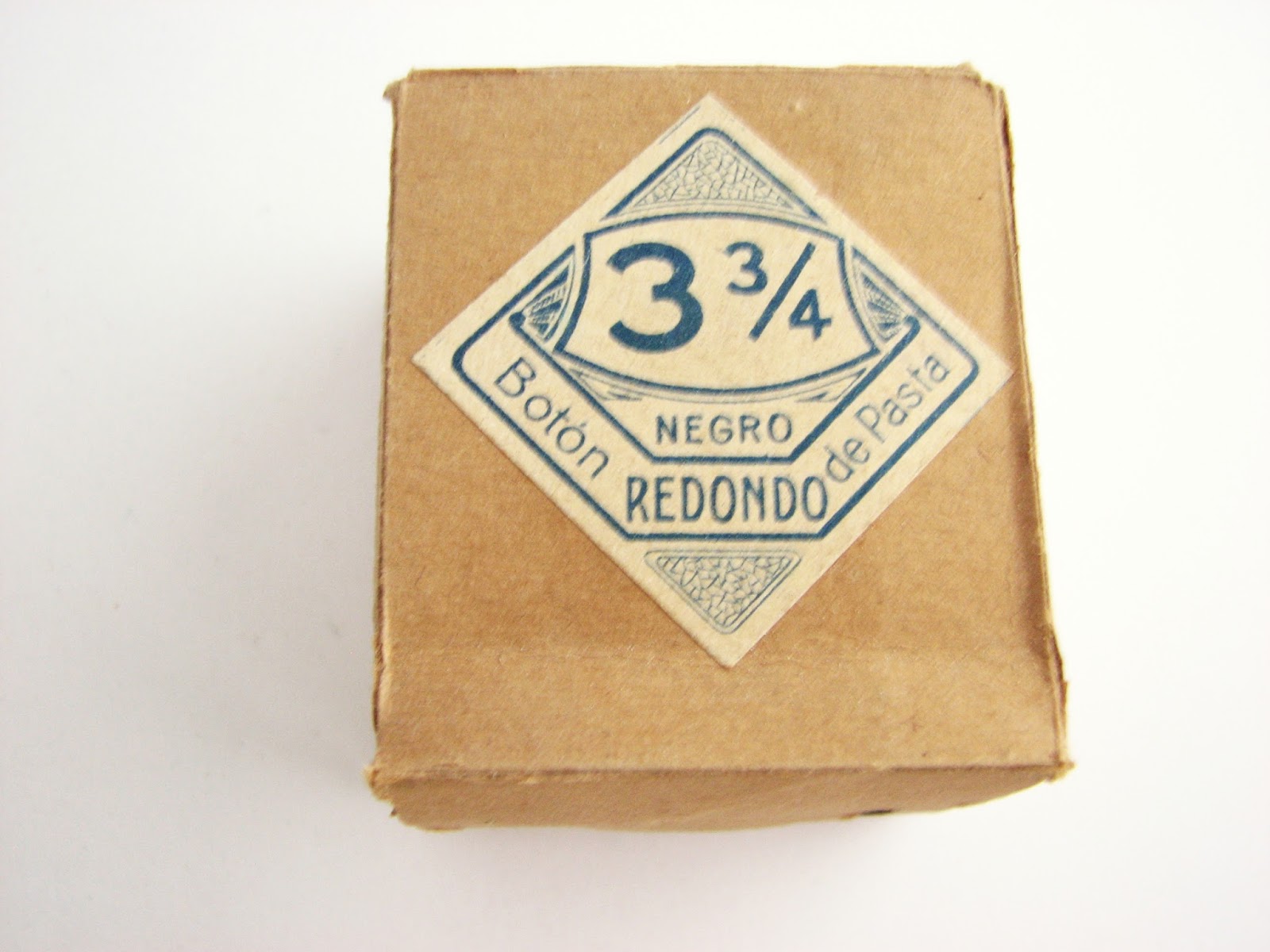 Agnes' Vintage World: Boot buttons